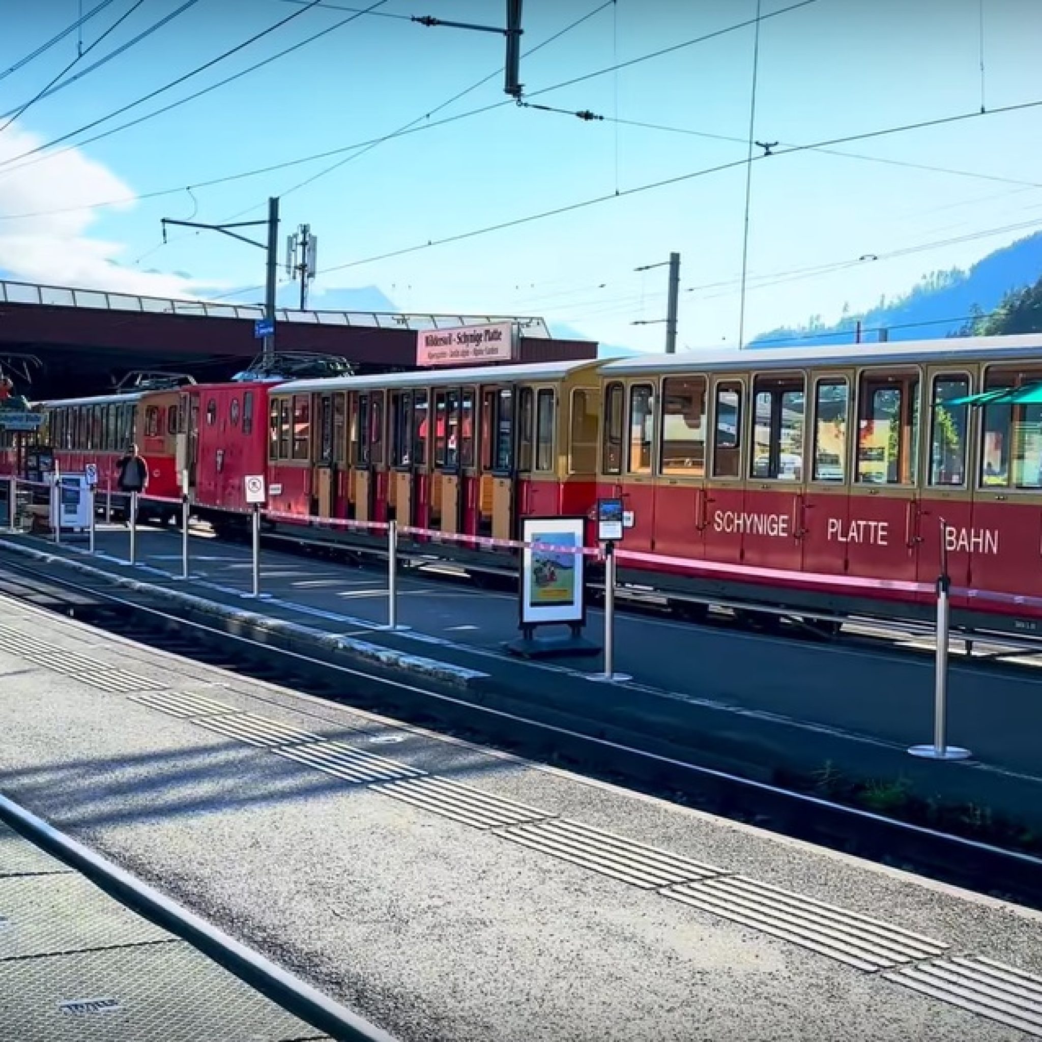 Guide of Switzerland Rail Tour Packages: Top Routes and Tips