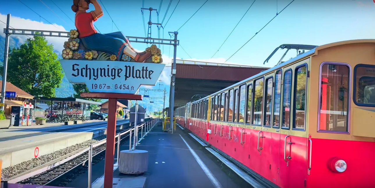 Guide of Switzerland Rail Tour Packages: Top Routes and Tips